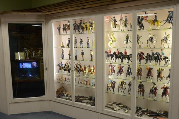 NATIONAL FARM TOY MUSEUM - Updated April 2026 - 20 Photos - 1110 16th ...