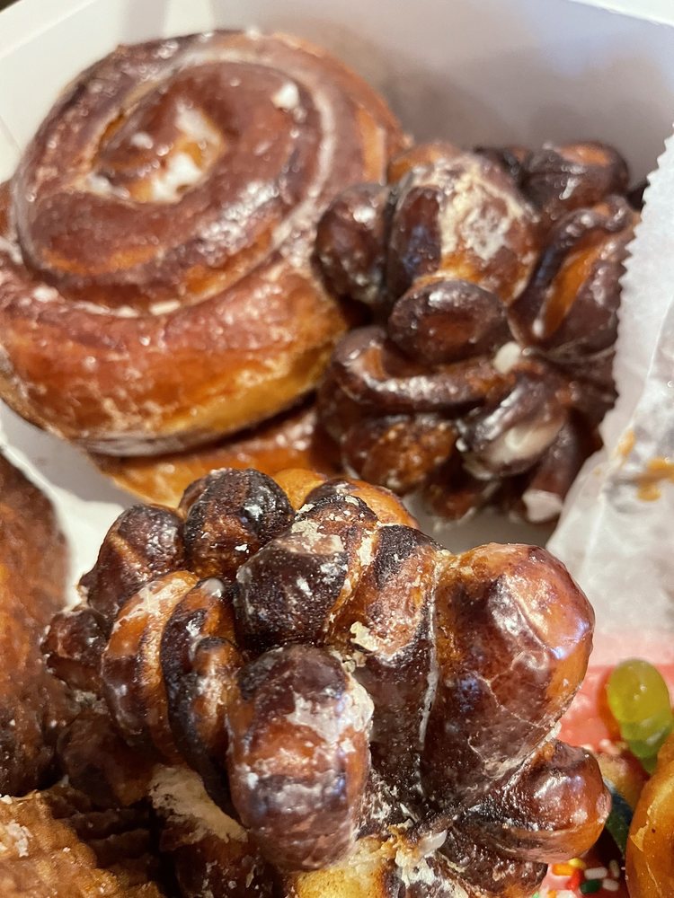 OMG DONUTS - Updated July 2025 - 122 Photos & 206 Reviews - 7355 ...