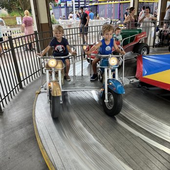 FUNLAND - Updated June 2024 - 156 Photos & 128 Reviews - 6 Delaware Ave ...