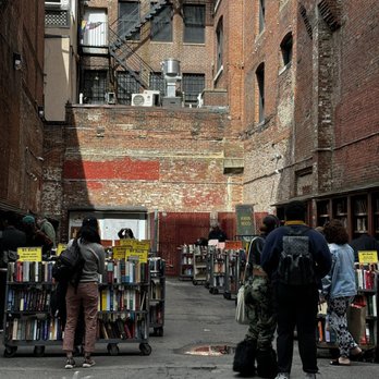 BRATTLE BOOK SHOP - Updated December 2025 - 268 Photos & 190 Reviews ...