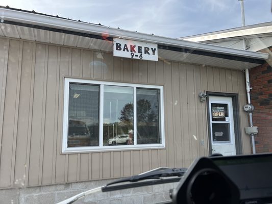 BUSY BEE BAKERY - Updated December 2025 - 2173 Pigeon Lake Road ...