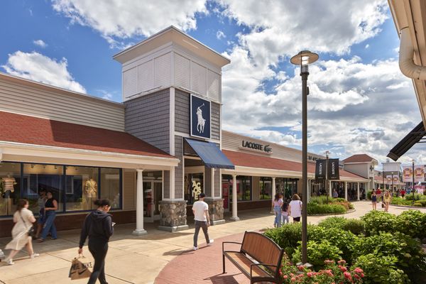 WRENTHAM VILLAGE PREMIUM OUTLETS - Updated September 2024 - 265 Photos ...