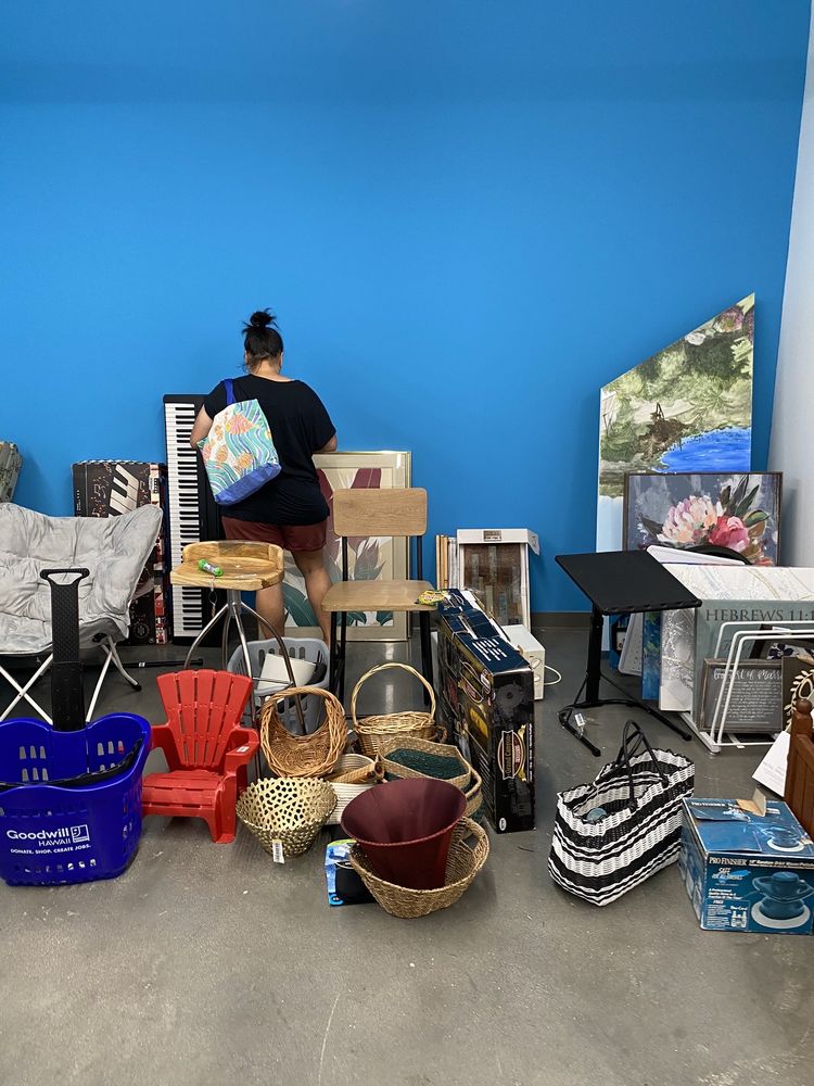 GOODWILL HAWAII - Updated November 2024 - 113 Photos & 101 Reviews ...