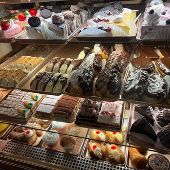 DELILLO PASTRY SHOP - Updated July 2024 - 280 Photos & 199 Reviews ...