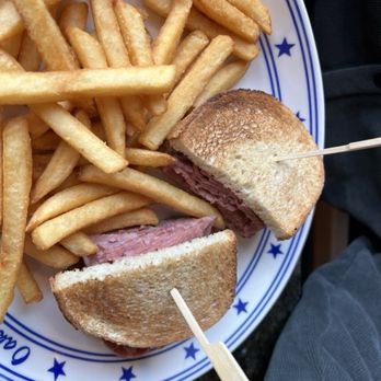 OAKLAND DINER - Updated December 2024 - 278 Photos & 340 Reviews - 72 ...