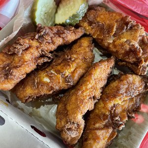 CHUCKS HOT CHICKEN - 15 Photos & 22 Reviews - 9816 Manchester Rd, St ...