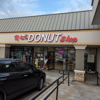 MAX’S DONUT SHOP - Updated October 2025 - 190 Photos & 353 Reviews ...