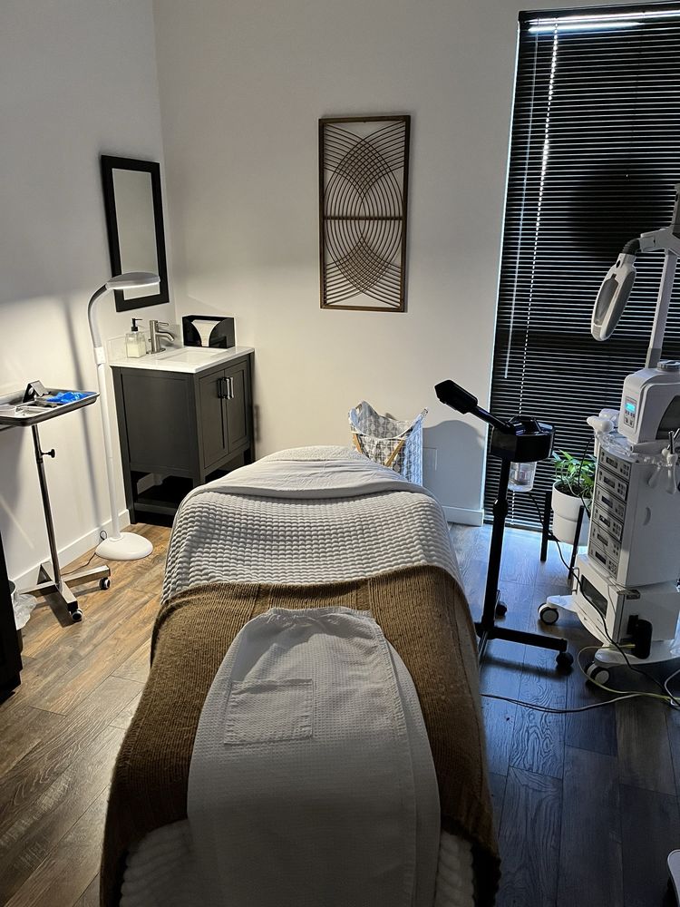 THE ARIZONA SKIN BAR - Updated November 2025 - 27 Photos & 16 Reviews ...