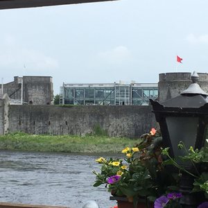 THE CURRAGOWER - 134 Photos & 111 Reviews - Clancy Strand, Limerick ...