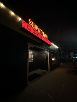 THE SHOWDOWN - Updated December 2024 - 10 Reviews - 1195 SE Powell Blvd ...