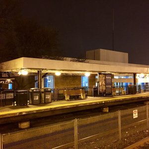 NEW JERSEY TRANSIT LITTLE SILVER TRAIN STATION - Updated December 2024 ...