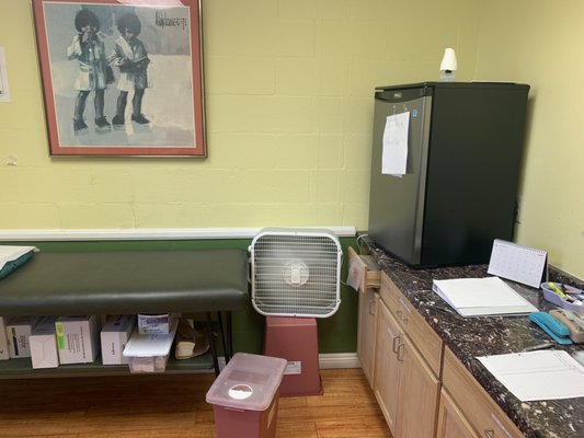 CMB LABORATORY - Updated December 2025 - 11 Photos - 5451 La Palma Ave ...