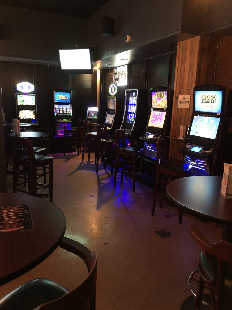 ROCKWOOD LOUNGE - Updated October 2025 - 11 Photos - 2410 SE 182nd Ave ...