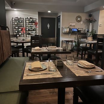 DECANT - 105 Photos & 96 Reviews - 1108 E Main St, Medford, Oregon ...