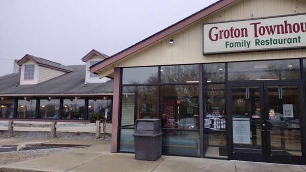 GROTON TOWNHOUSE RESTAURANT - Updated April 2026 - 133 Photos & 221 ...