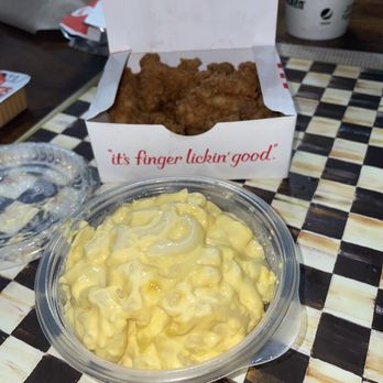 KFC - Updated February 2025 - 18 Photos & 12 Reviews - 1 Federal Rd ...