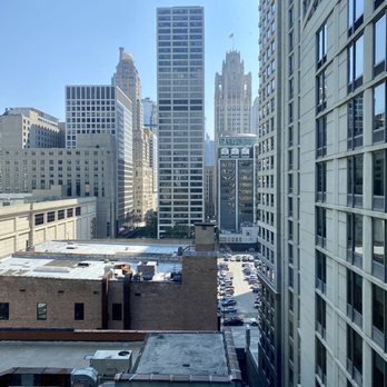 COURTYARD BY MARRIOTT CHICAGO DOWNTOWN/RIVER NORTH - Updated October ...