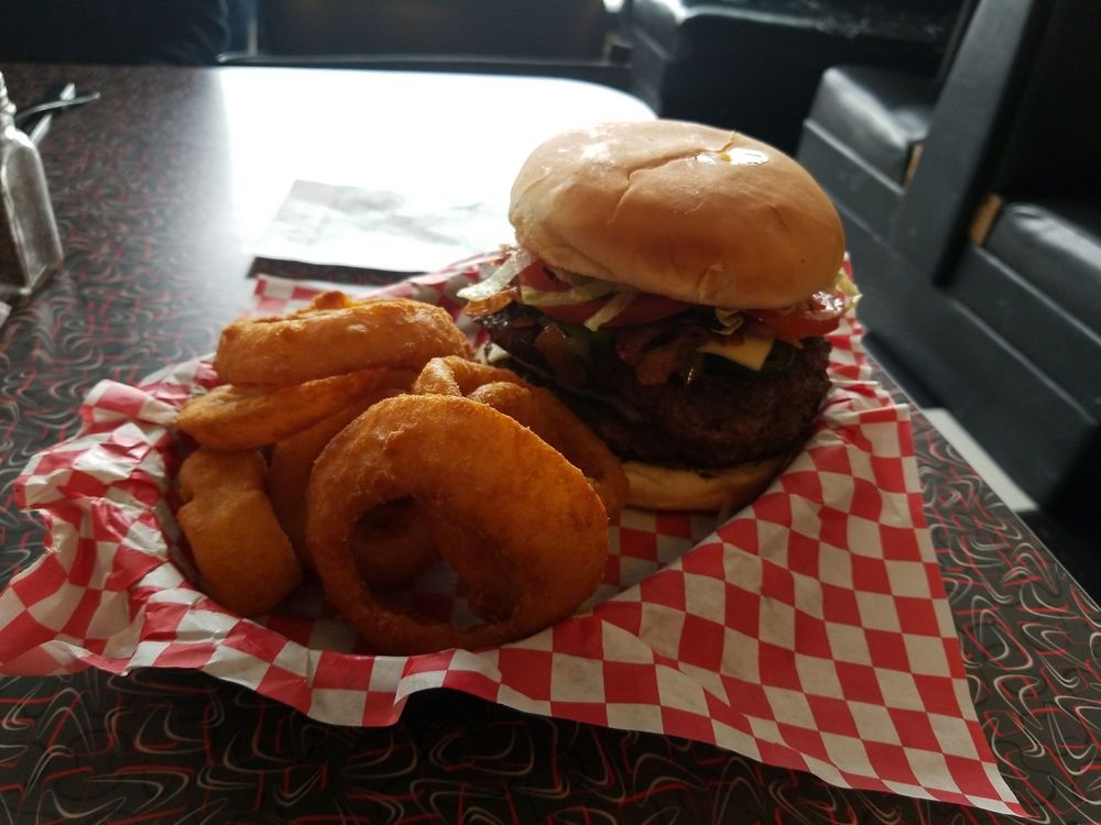 TJ’S BURGER HOUSE - 71 Photos & 124 Reviews - Burgers - 1003 W Douglas ...