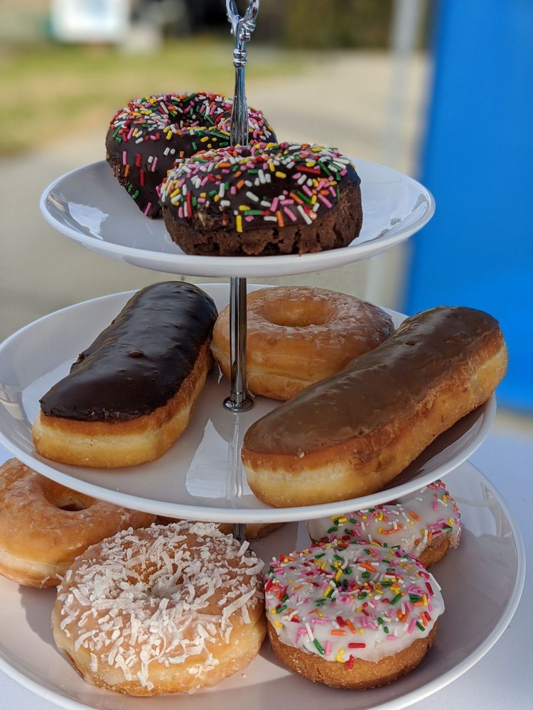 SUNNY DONUT - 83 Photos & 108 Reviews - Donuts - 10807 Beverly Blvd ...