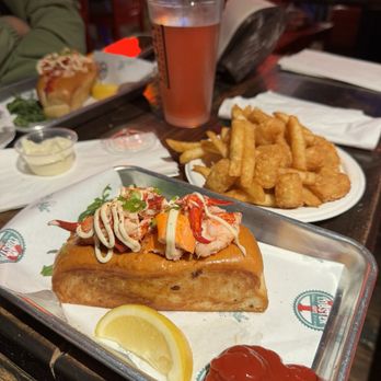 LOBSTER GUYS ROLLS & FRIES - Updated June 2024 - 467 Photos & 308 ...
