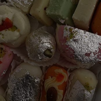 MAHARAJA SWEETS & SNACKS - Updated September 2024 - 227 Photos & 217 ...