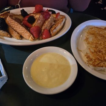 MECCA CAFE - Updated May 2025 - 590 Photos & 916 Reviews - 526 Queen ...