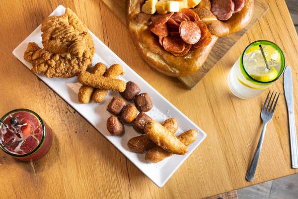 CRICKETS BAR AND GRILLE - 30 Photos & 28 Reviews - 1733 E Midlothian ...