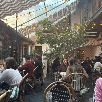 VIOLET BISTRO - Updated July 2024 - 387 Photos & 271 Reviews - 1121 ...