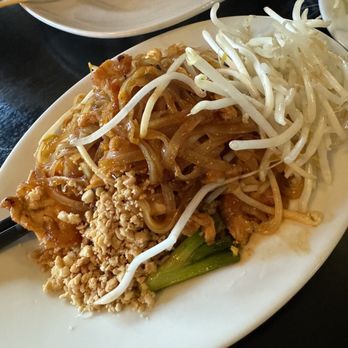 THAI BLOOM! - Updated August 2024 - 742 Photos & 666 Reviews - 333 NW ...