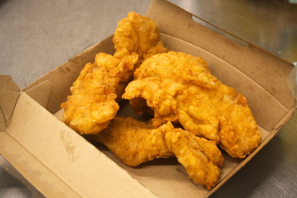 HANDY STOP - Updated December 2025 - 19 Photos - 2 Bridge St, Howland ...