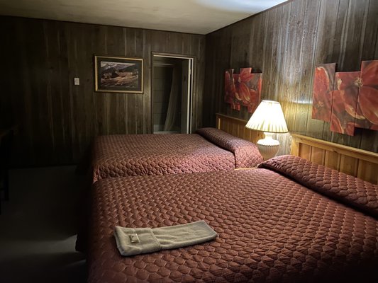 RUSTIC INN MOTEL - Updated September 2025 - 77 Photos & 44 Reviews ...