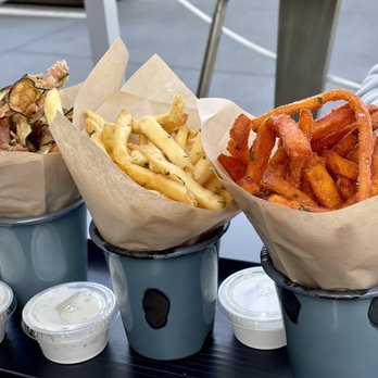 ROAM ARTISAN BURGERS - Updated June 2024 - 425 Photos & 378 Reviews ...