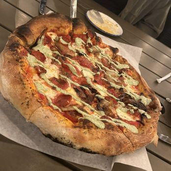 THE HALL’S PIZZA KITCHEN - Updated December 2024 - 825 Photos & 658 ...