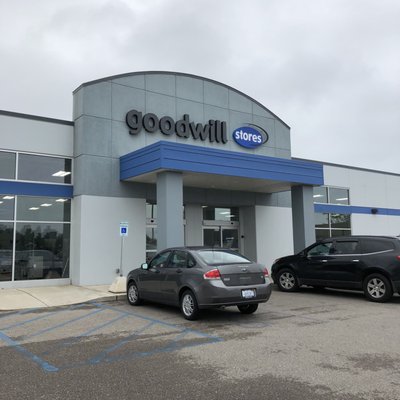 GOODWILL STORE AND DONATION CENTER - Updated September 2025 - 393 E ...