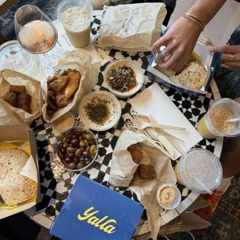 YELLOW THE CAFE - Updated July 2024 - 567 Photos & 243 Reviews - 1524 ...