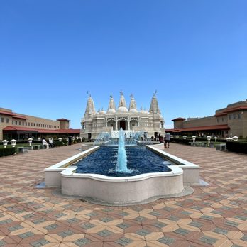 BAPS SHRI SWAMINARAYAN MANDIR, CHICAGO - Updated October 2025 - 261 ...