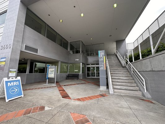 KAISER PERMANENTE INTERSTATE MEDICAL OFFICE SOUTH - Updated September ...