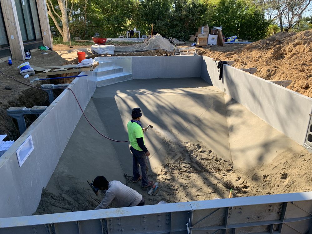 ROYAL BLUE POOLS - Updated January 2025 - 36 Photos - 170 Suffolk Ave ...