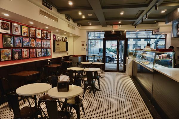 MIMI’S PIZZA - BROADWAY - Updated August 2025 - 43 Photos & 36 Reviews - 2393 Broadway, New York ...