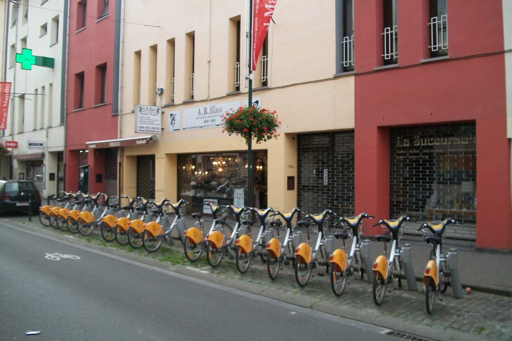 STATION VILLO - PLACE DU JEU DE BALLE - Updated July 2025 - Rue Blaes ...