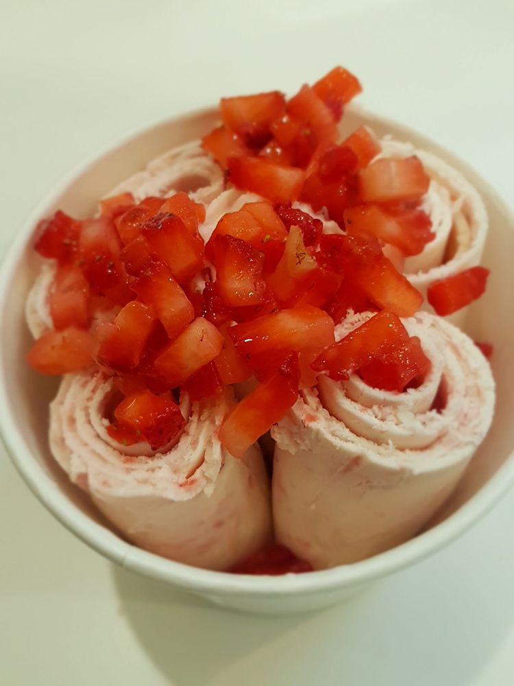 YOLO ROLLO ICE CREAM - 22 Photos & 11 Reviews - 7875 Montgomery Rd ...