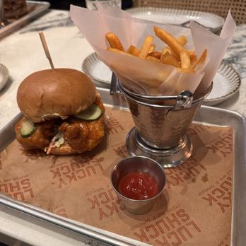 LUCKY SHUCK - Updated April 2025 - 888 Photos & 655 Reviews - 1116 Love ...