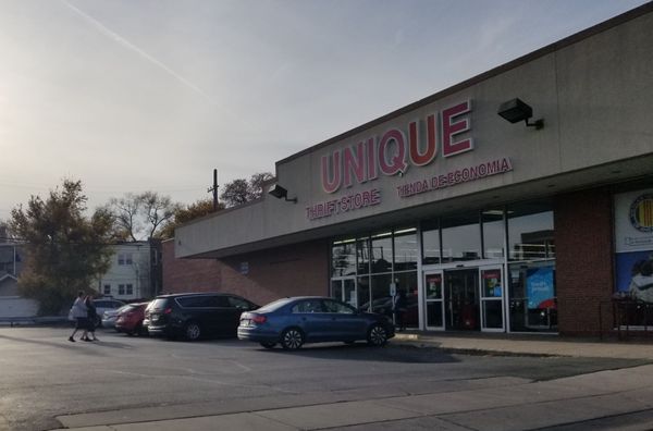 UNIQUE - Updated October 2025 - 134 Photos & 107 Reviews - 3748 N ...