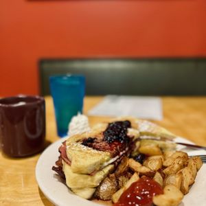 OAK TREE CAFE - Updated May 2025 - 6200 Oak Tree Blvd, Independence ...