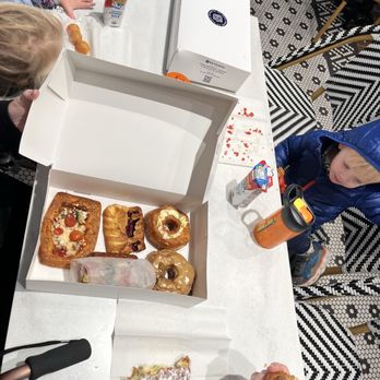 PARIS BAGUETTE - Updated December 2025 - 69 Photos & 40 Reviews - 549 ...