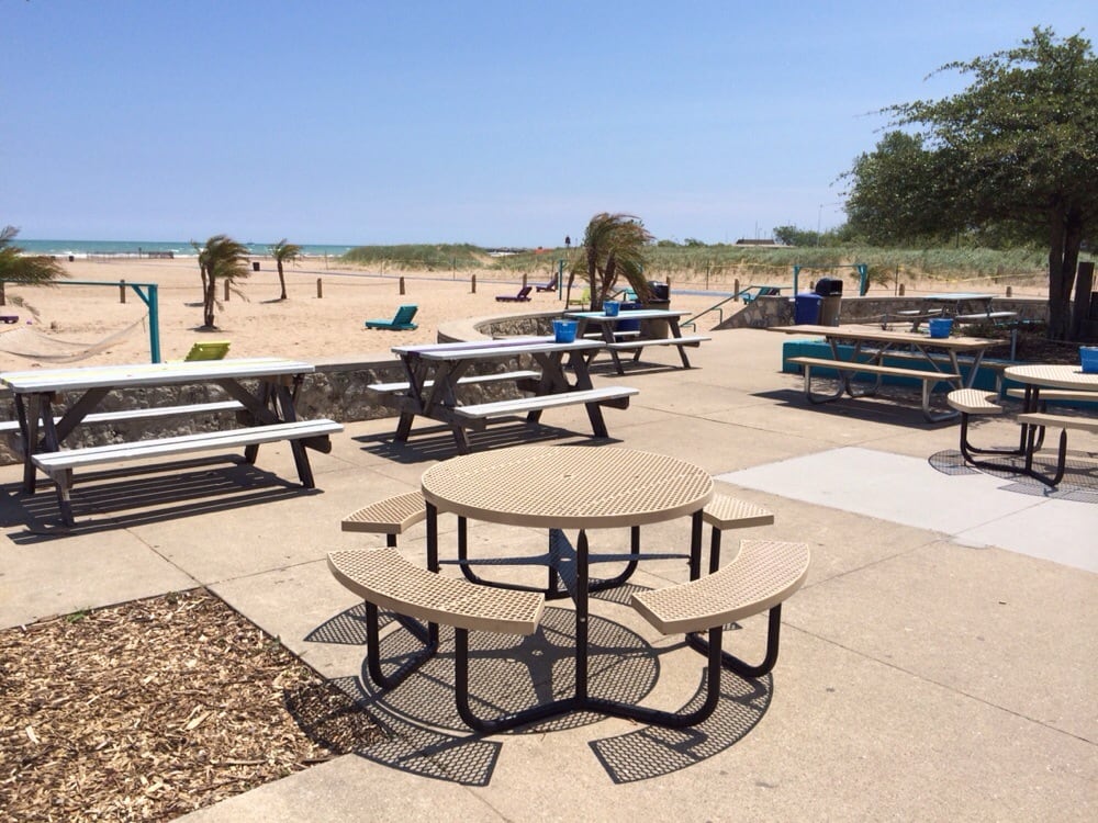 BEACHSIDE OASIS - Updated September 2024 - 2911 Michigan Blvd, Racine ...