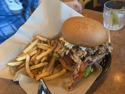 SIDELINES RESTAURANT & SPORTS BAR - 95 Photos & 163 Reviews - 6001 NE ...