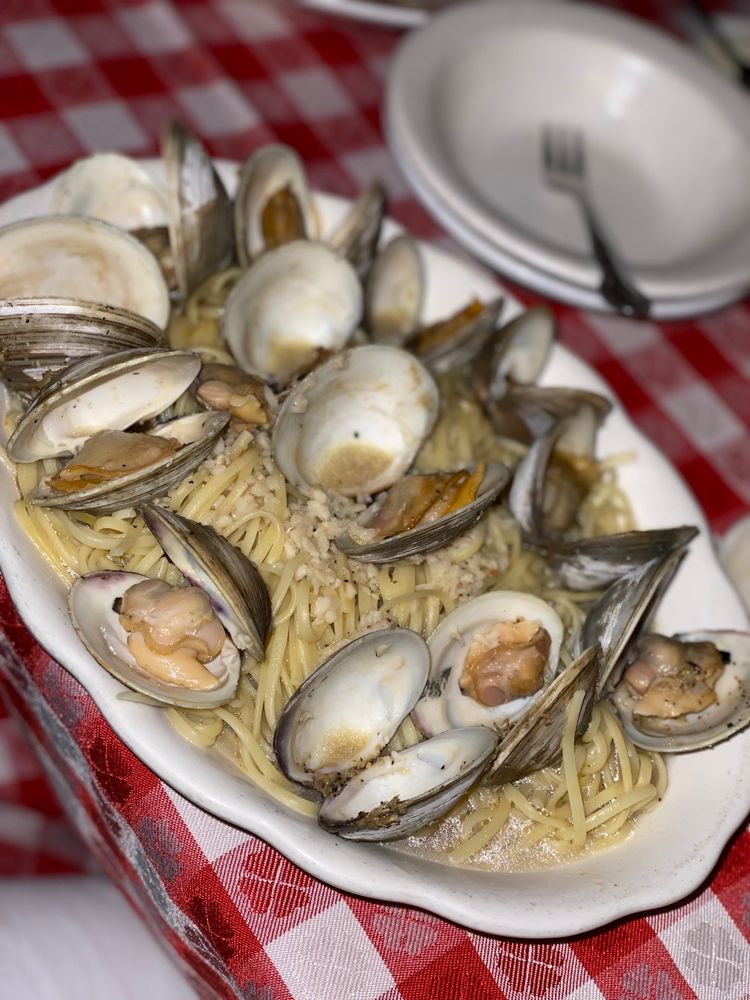 DAN TANA’S - 425 Photos & 1034 Reviews - 9071 Santa Monica Blvd, West ...