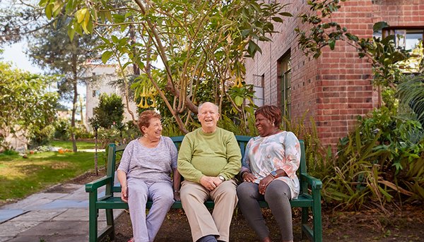 KINGSLEY MANOR - Updated December 2025 - 61 Photos & 15 Reviews - 1055 ...