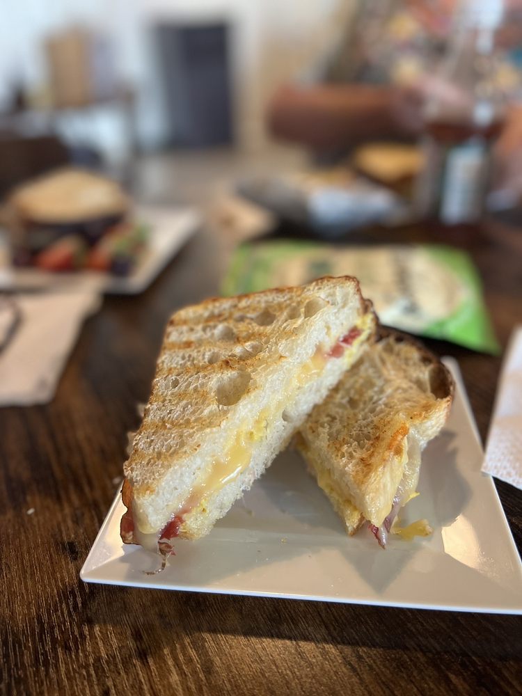 HOUSE OF CHEESE - Updated December 2025 - 32 Photos & 27 Reviews - 209 ...